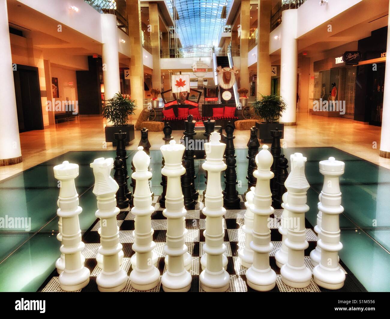 Lets play chess hi-res stock photography and images - Alamy