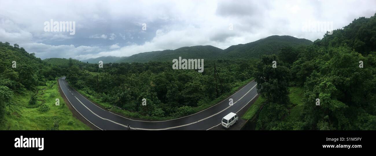 Jungle highway hi-res stock photography and images - Alamy