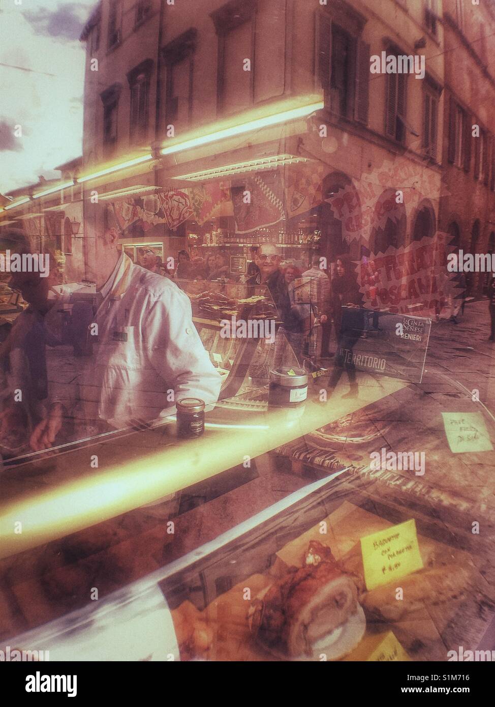 Italian restaurant window Stock Photo - Alamy