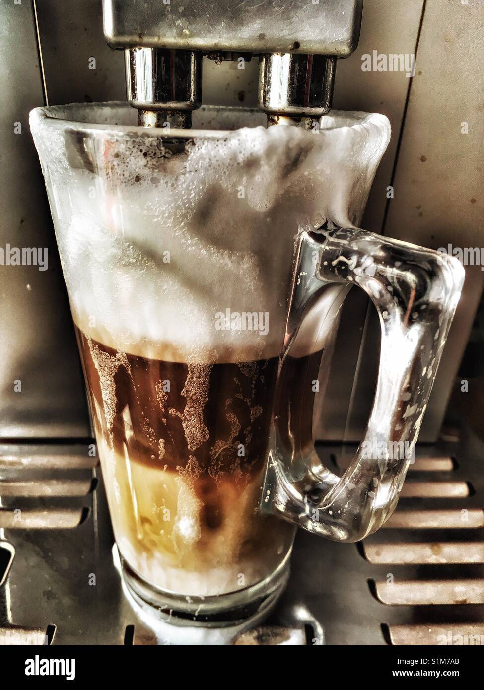 Delonghi coffee machine hi-res stock photography and images - Alamy
