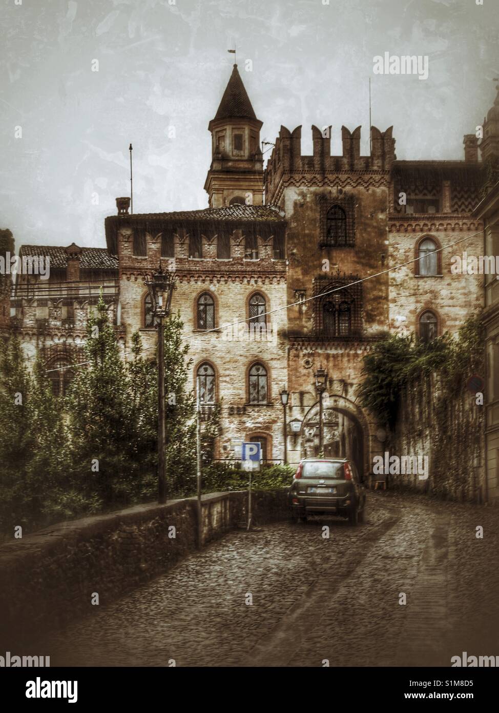 Castell medieval hi-res stock photography and images - Alamy