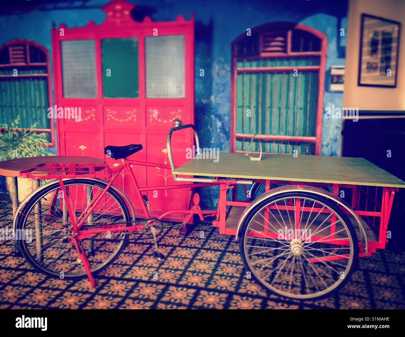 Vintage cycle hi-res stock photography and images - Alamy