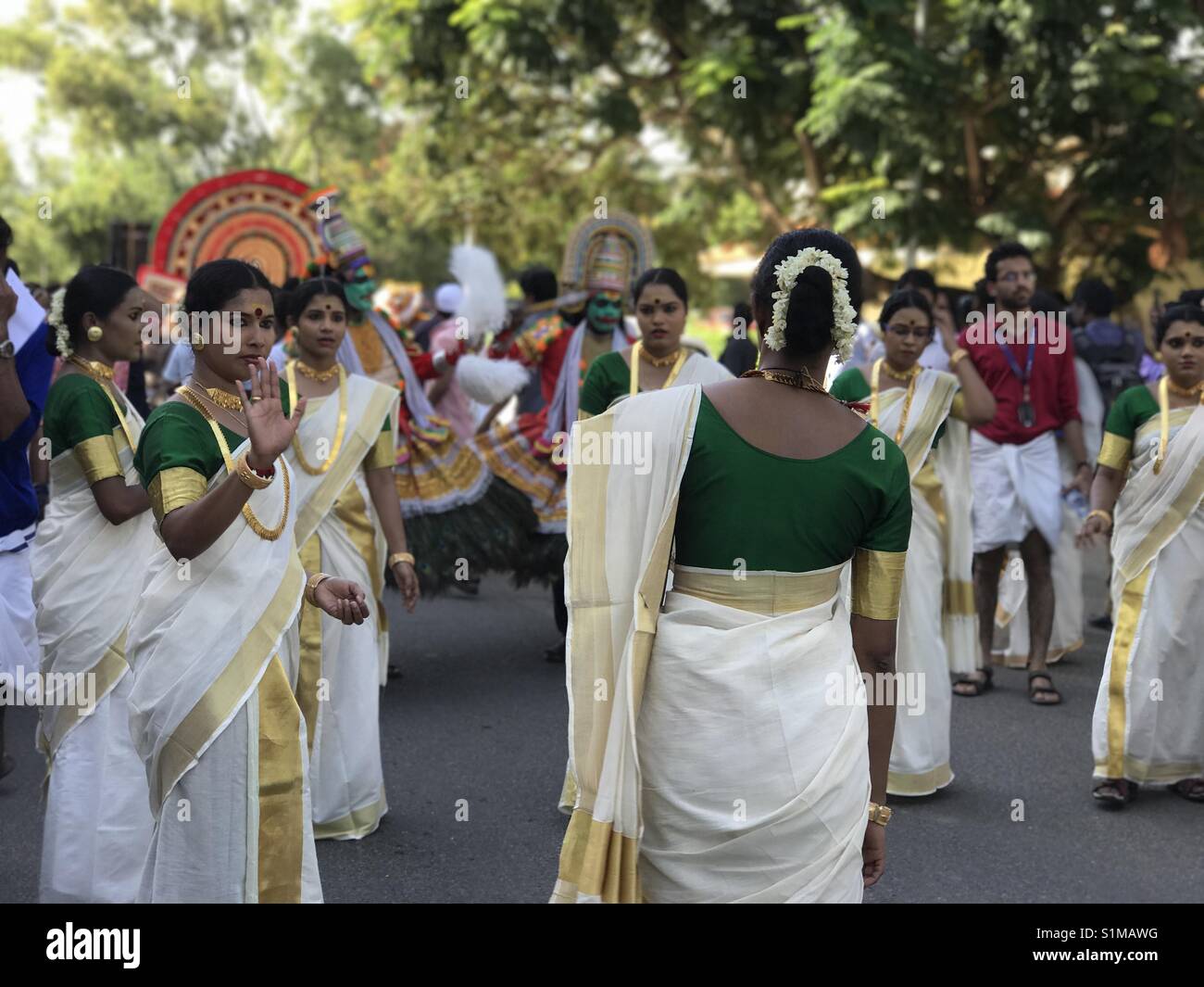 Onam dance hi-res stock photography and images - Alamy