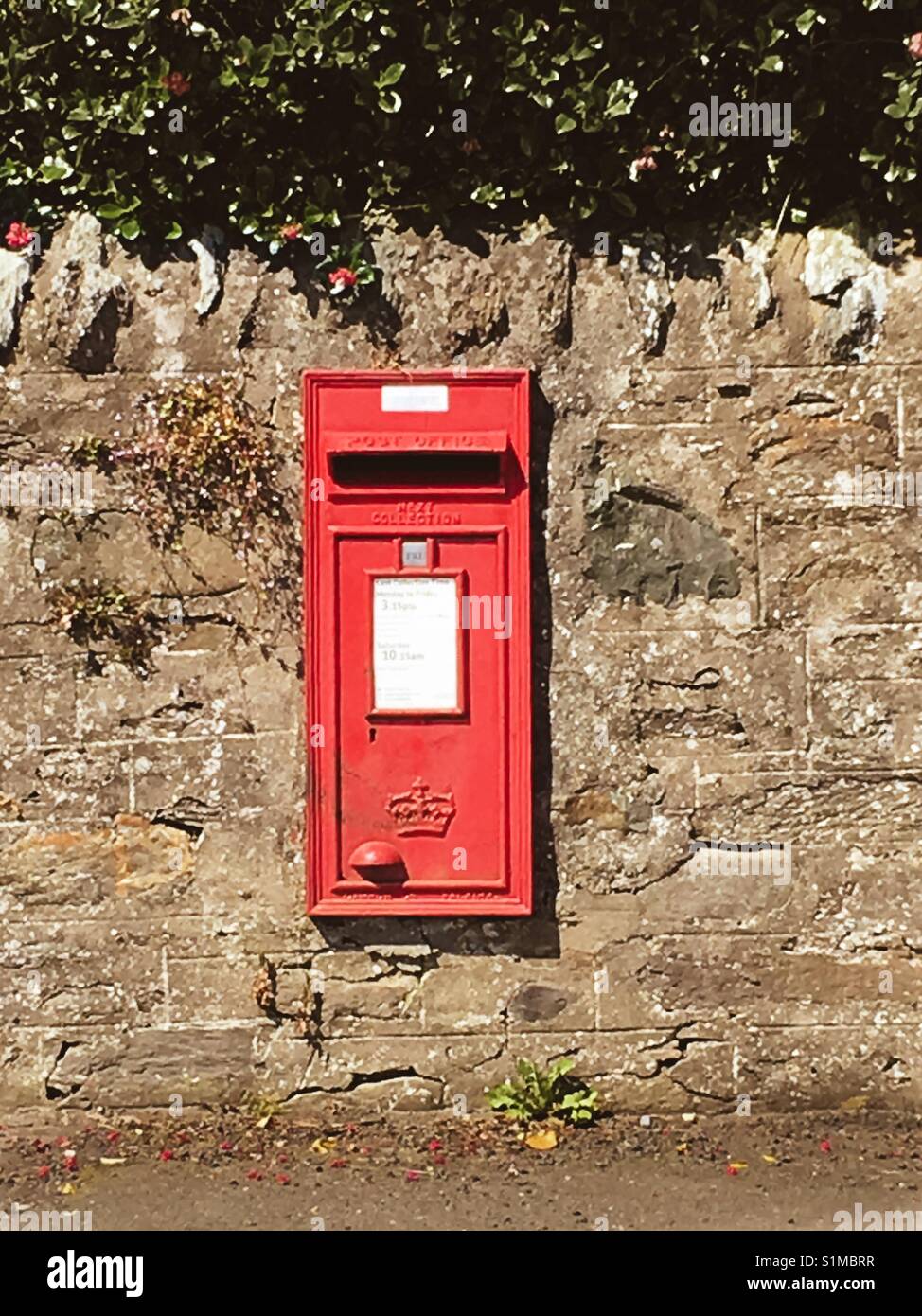 Classic post box hi-res stock photography and images - Alamy