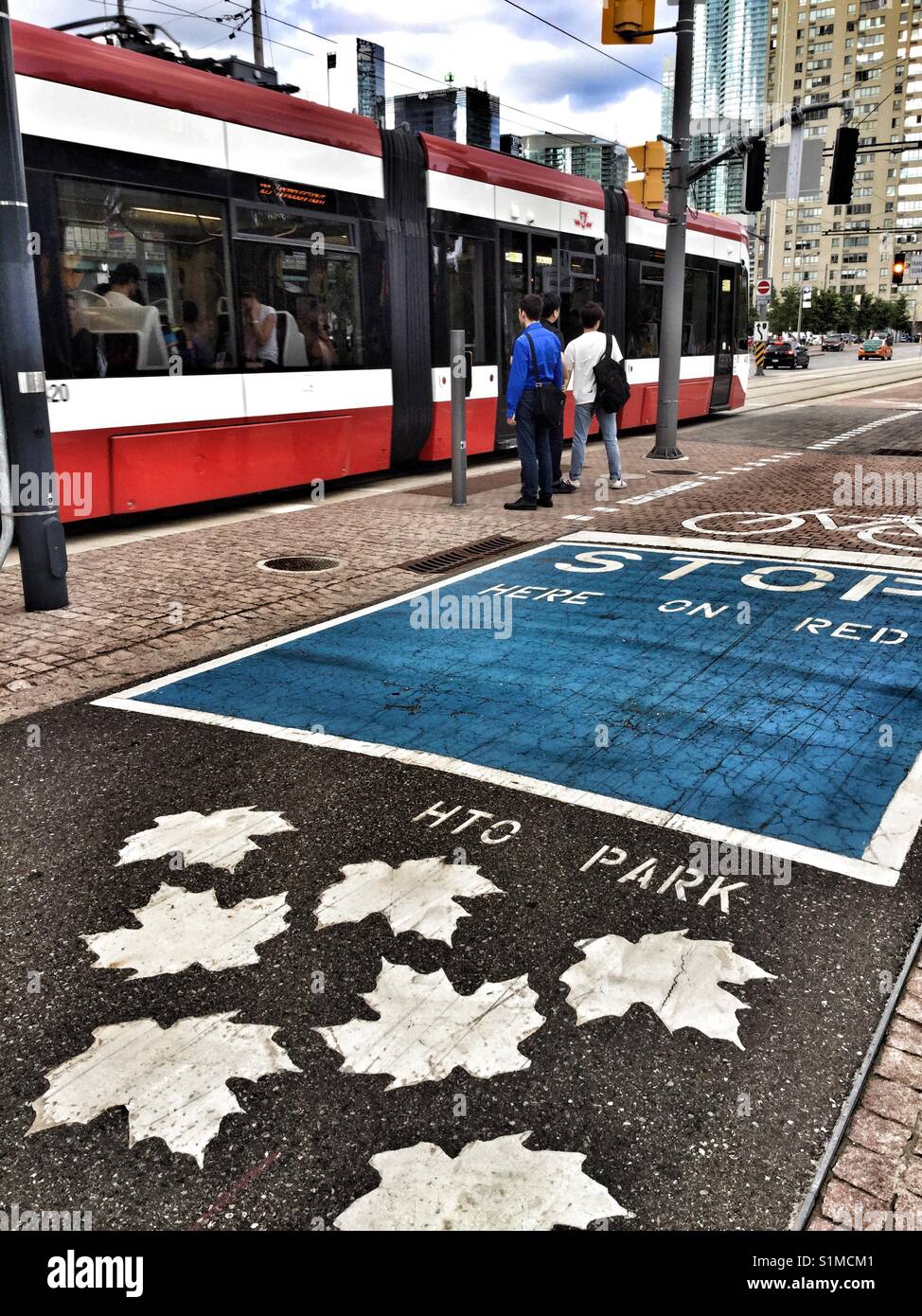 Cycling path and streetcar along Toronto's Harbourfront Stock Photo - Alamy