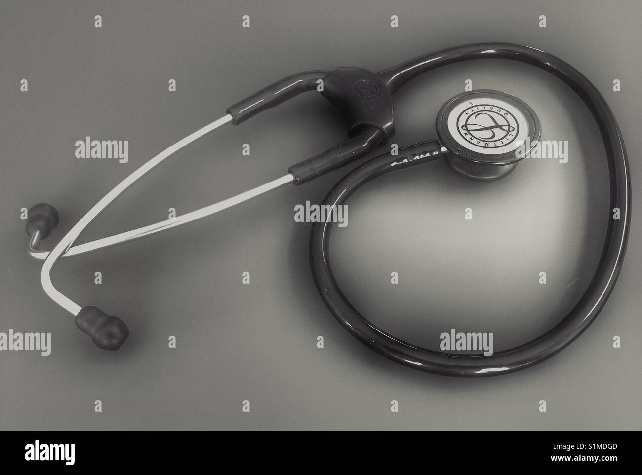 White stethoscope hi-res stock photography and images - Alamy