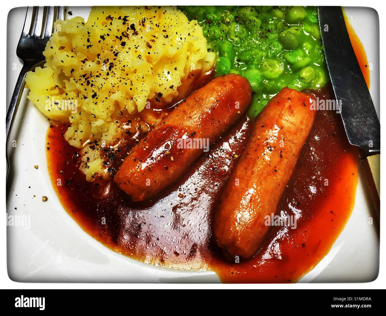 Sausage mash and peas hi-res stock photography and images - Alamy