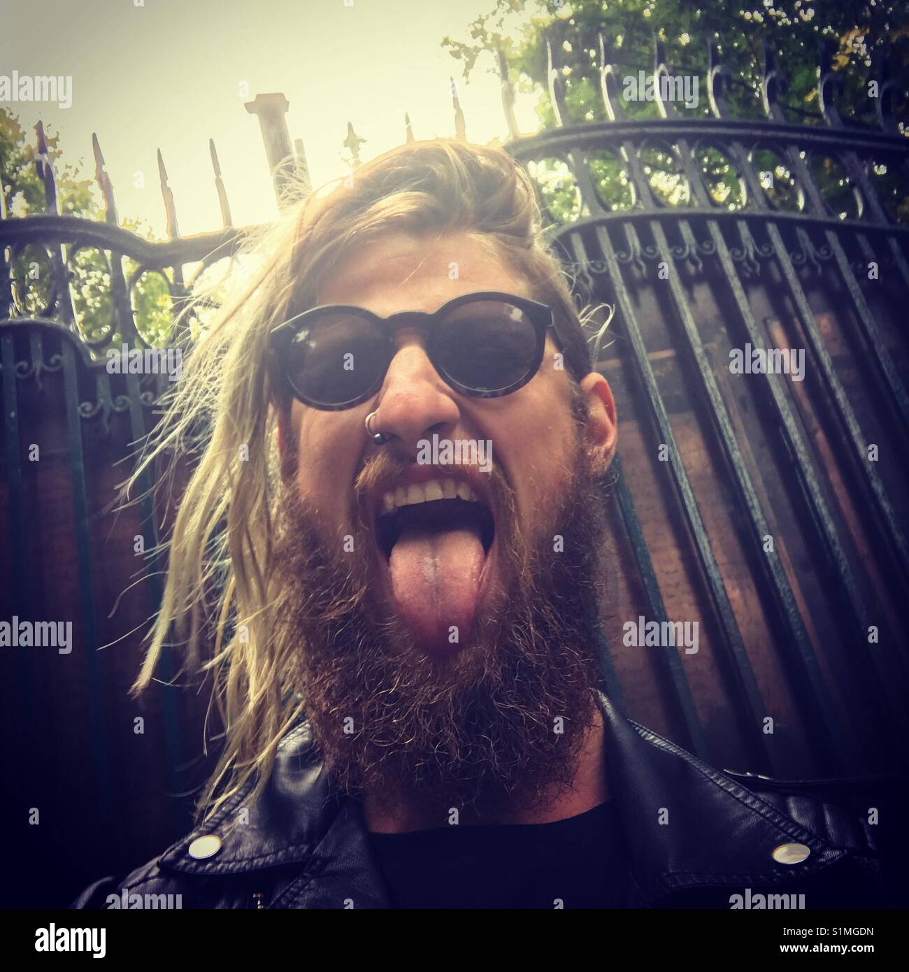 Beard rocker hi-res stock photography and images - Alamy