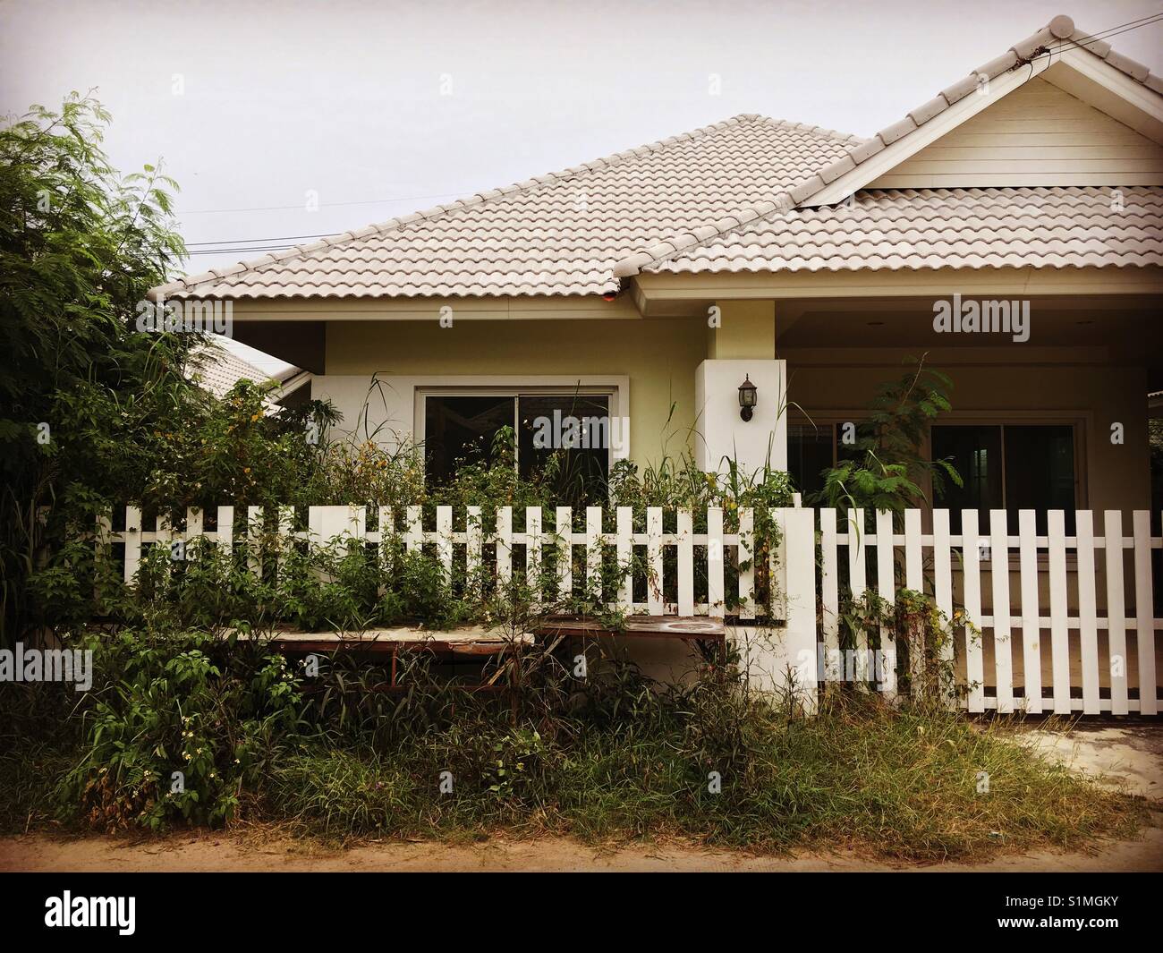 Without leave hi-res stock photography and images - Alamy