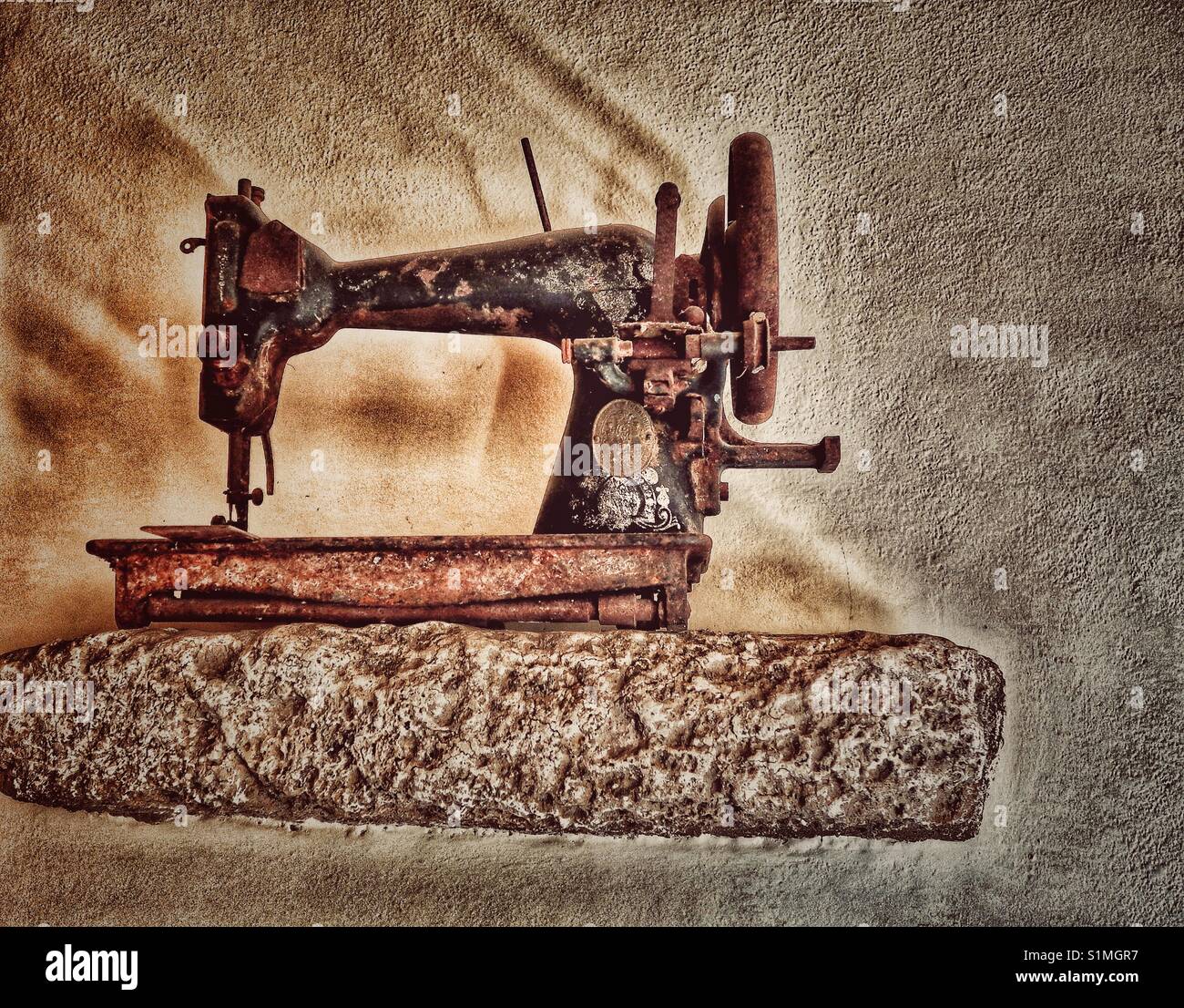 Antique sewing machine, Crete Stock Photo - Alamy
