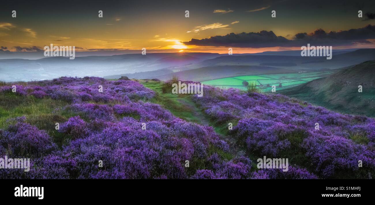 Purple Sunset Peak District Stock Photo - Alamy
