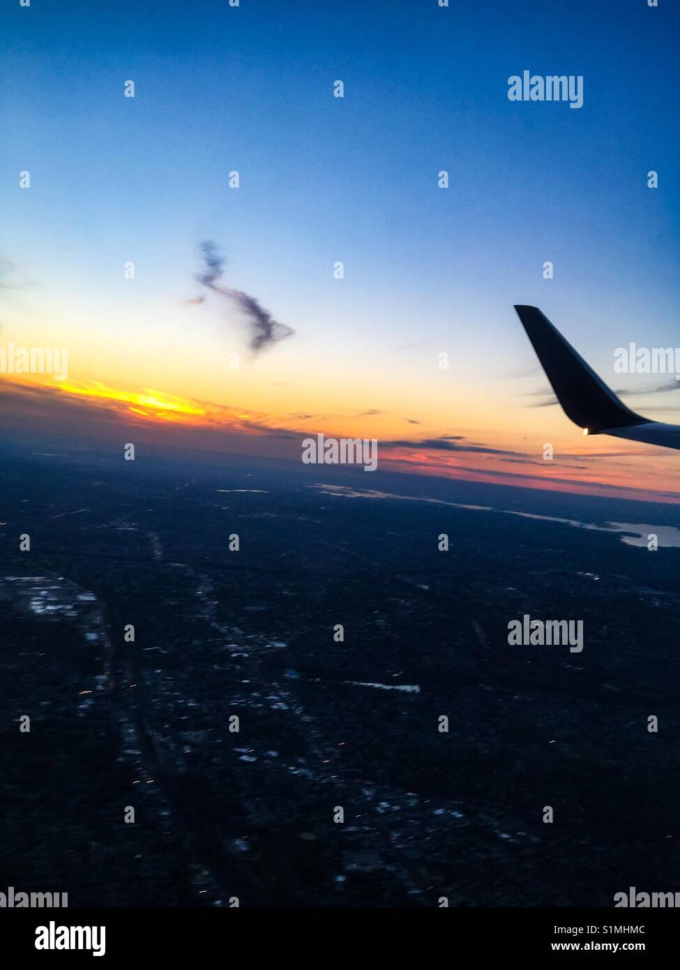 Sunset plane hi-res stock photography and images - Alamy
