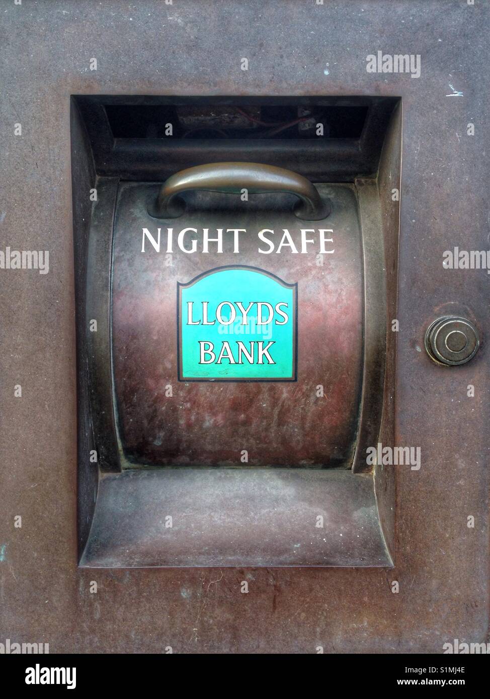 Bank night hi-res stock photography and images - Alamy