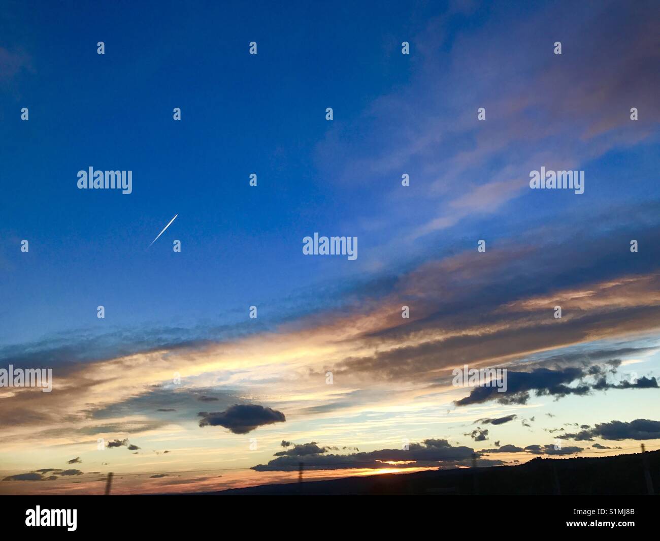 Twilight color nightfall colour hi-res stock photography and images - Alamy