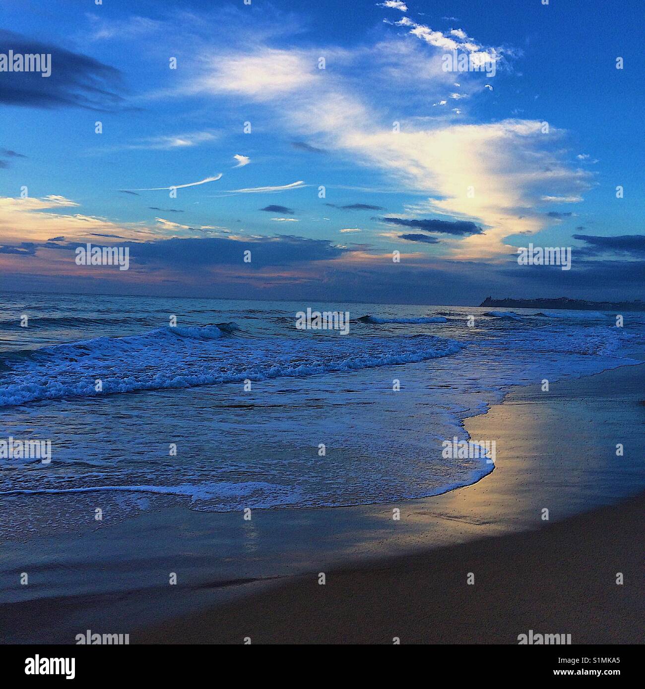 Sky and beach hi-res stock photography and images - Alamy