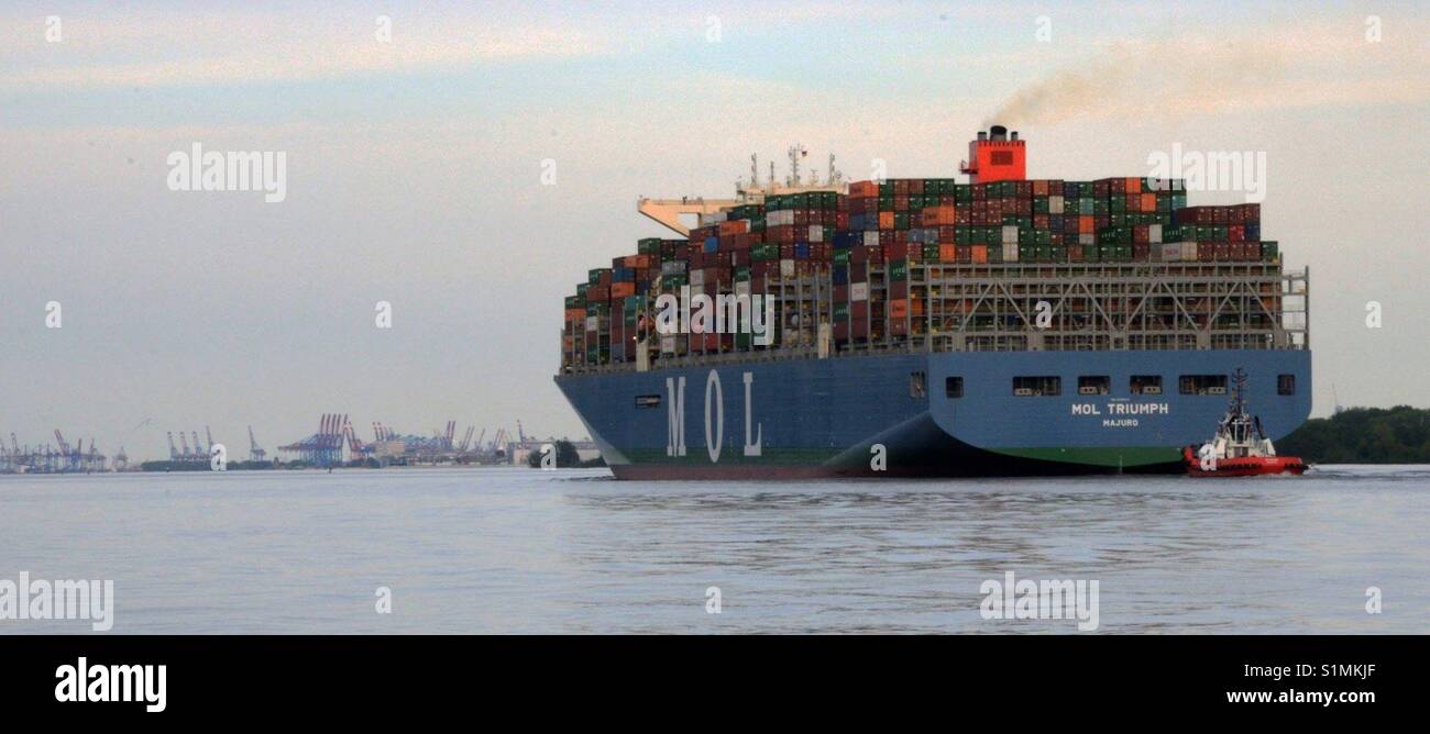Mol triumph container ship hi-res stock photography and images - Alamy