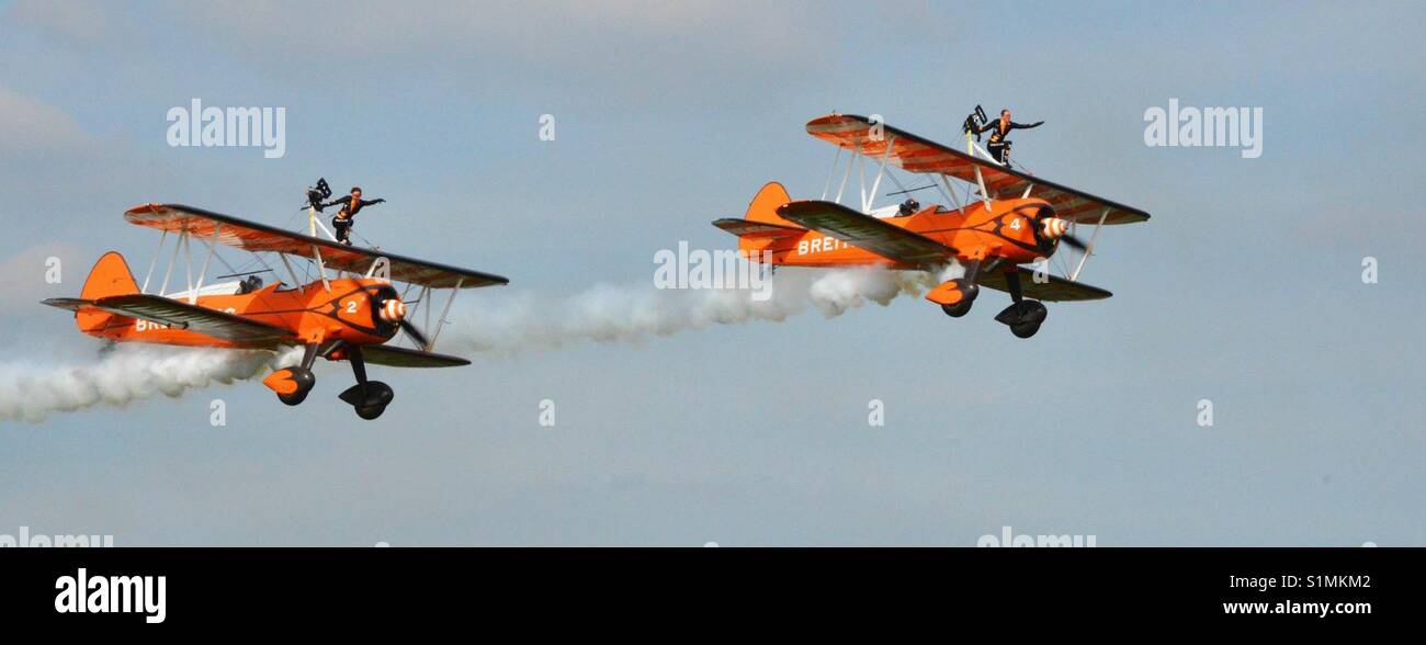 Wing walking retro hi-res stock photography and images - Alamy