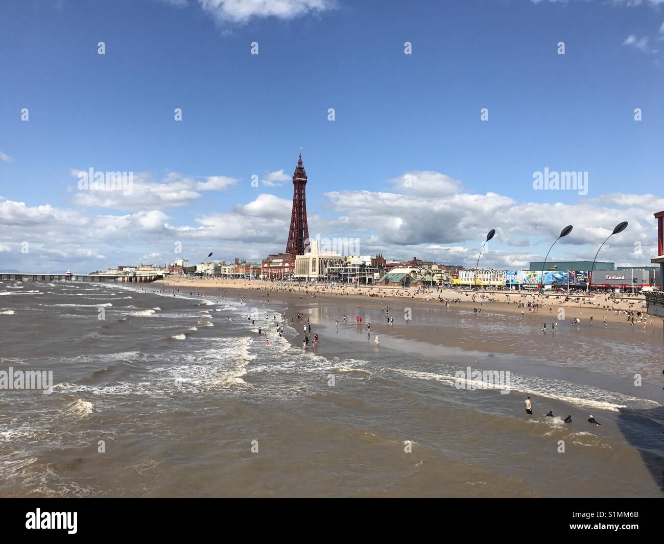 Blackpool beach and promenade hi-res stock photography and images - Alamy