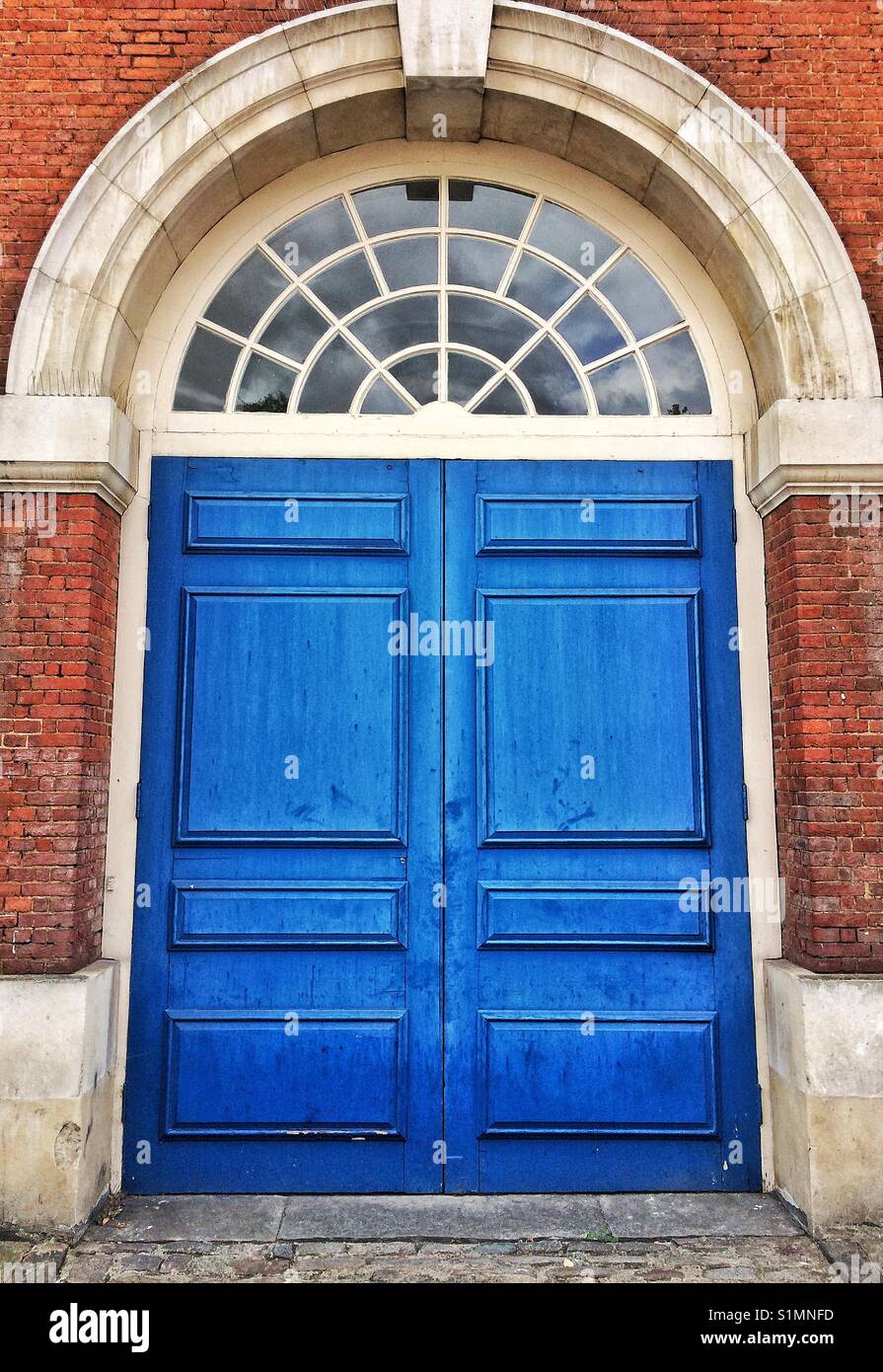 Doorway architecture arch window hi-res stock photography and images ...