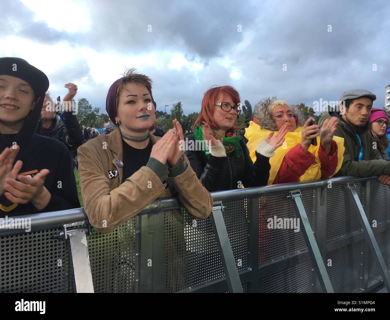 Applause Crowd High Resolution Stock Photography and Images - Alamy