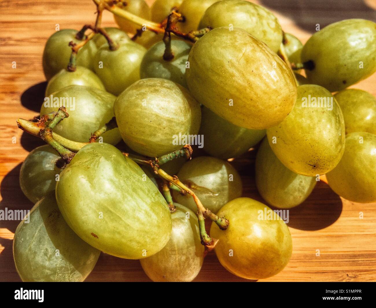 Bunch of grapes Stock Photo - Alamy