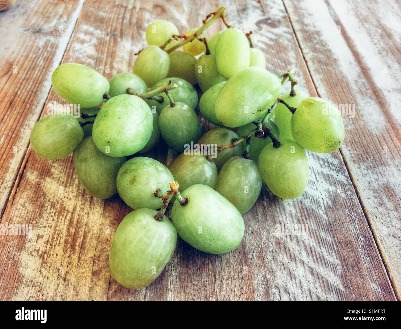 Fresh green grapes Stock Photo - Alamy