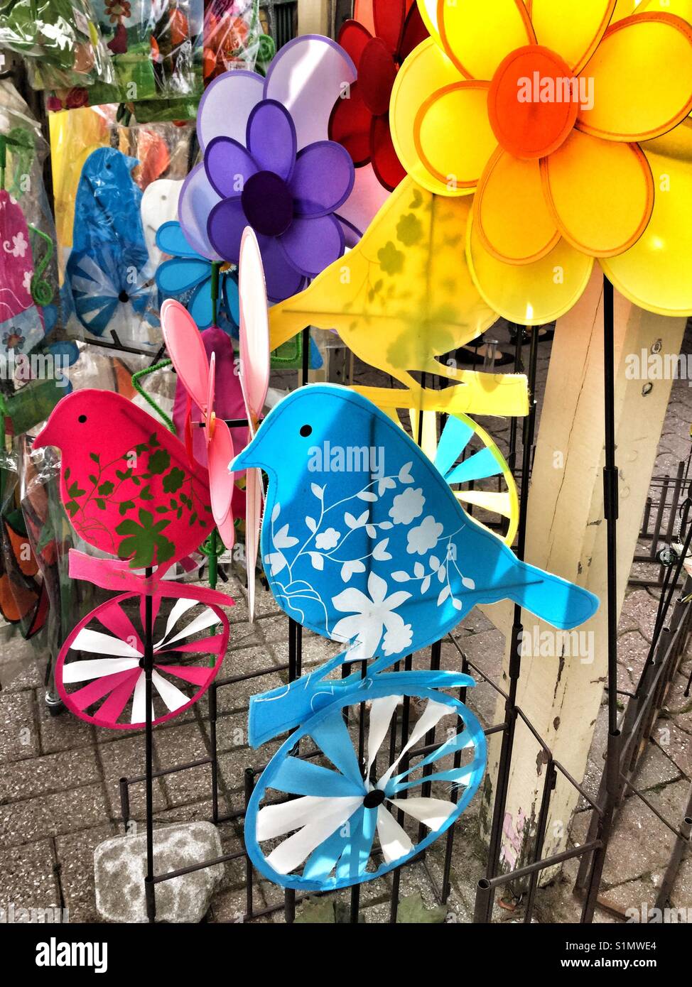 Garden decorations hi-res stock photography and images - Alamy