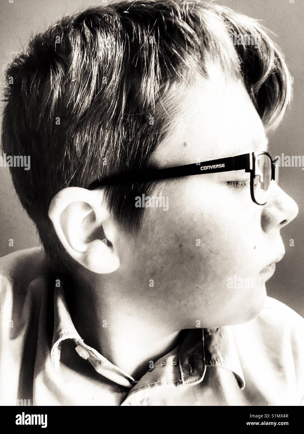 Boys wearing glasses hi-res stock photography and images - Alamy