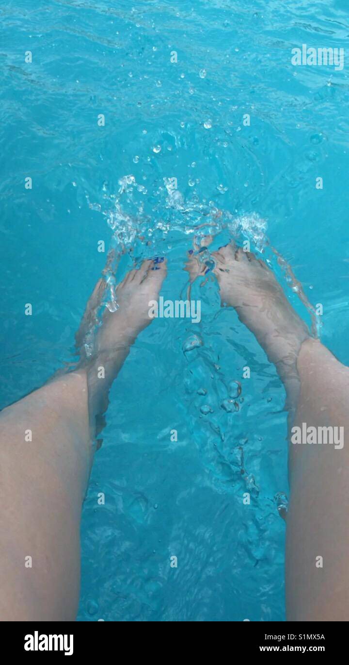 Bubbles chlorine hi-res stock photography and images - Alamy