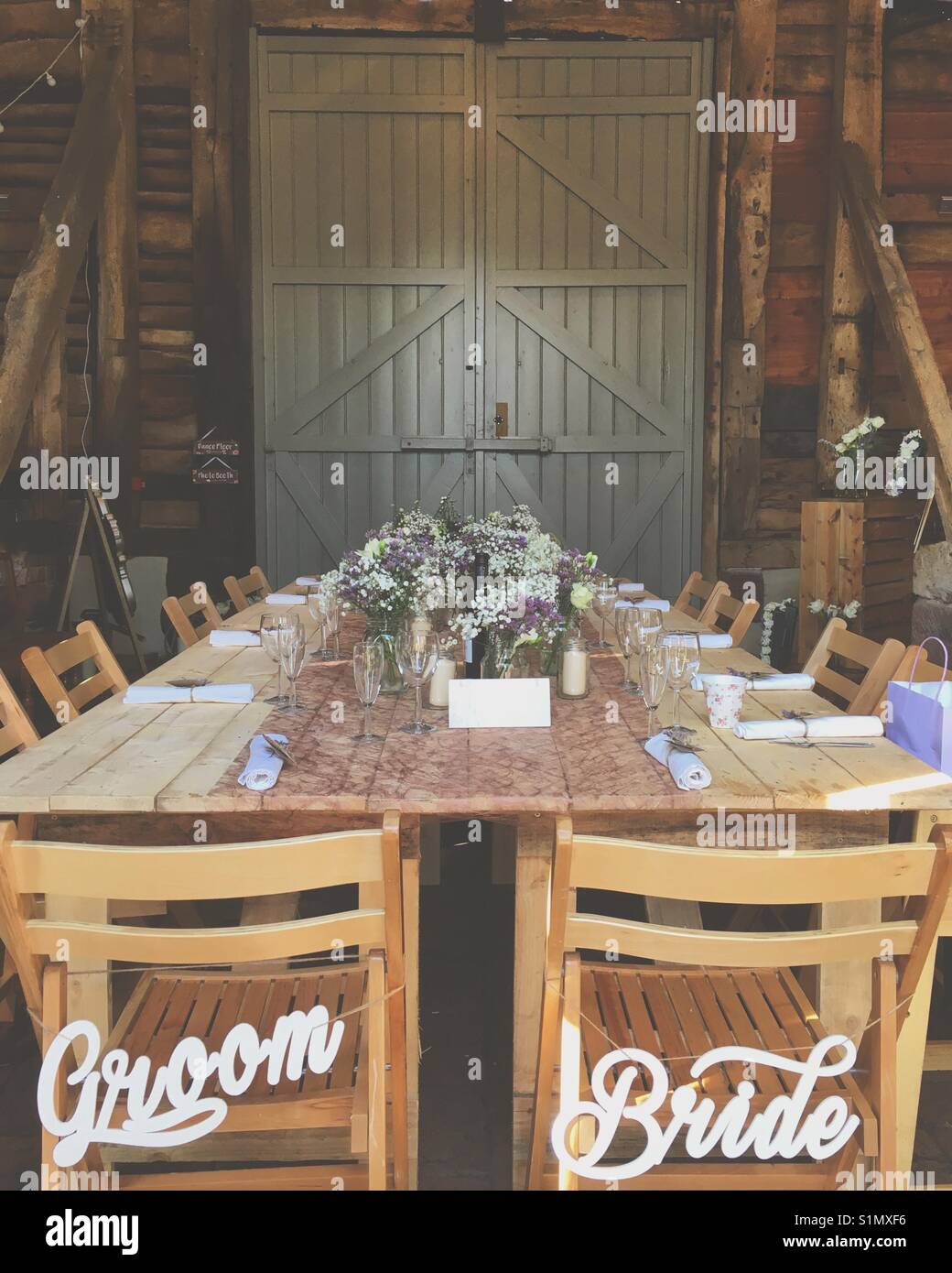 Wedding table bride groom hi-res stock photography and images - Alamy