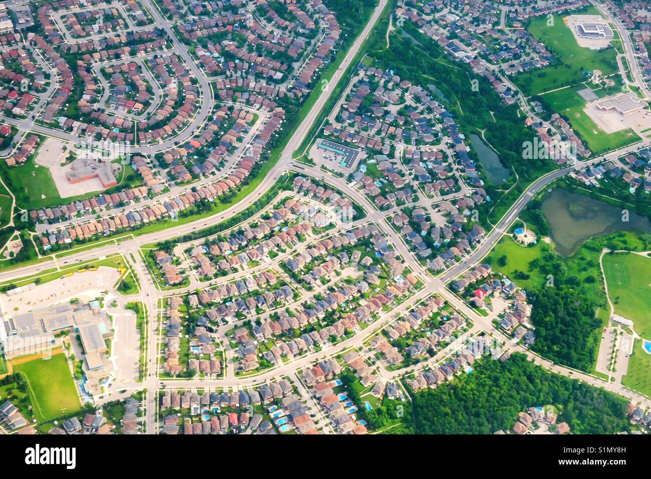 Urban sprawl aerial canada hi-res stock photography and images - Alamy