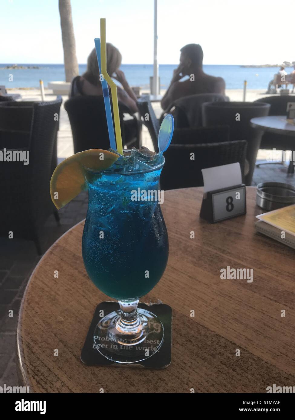 Cocktails by the sea Stock Photo - Alamy