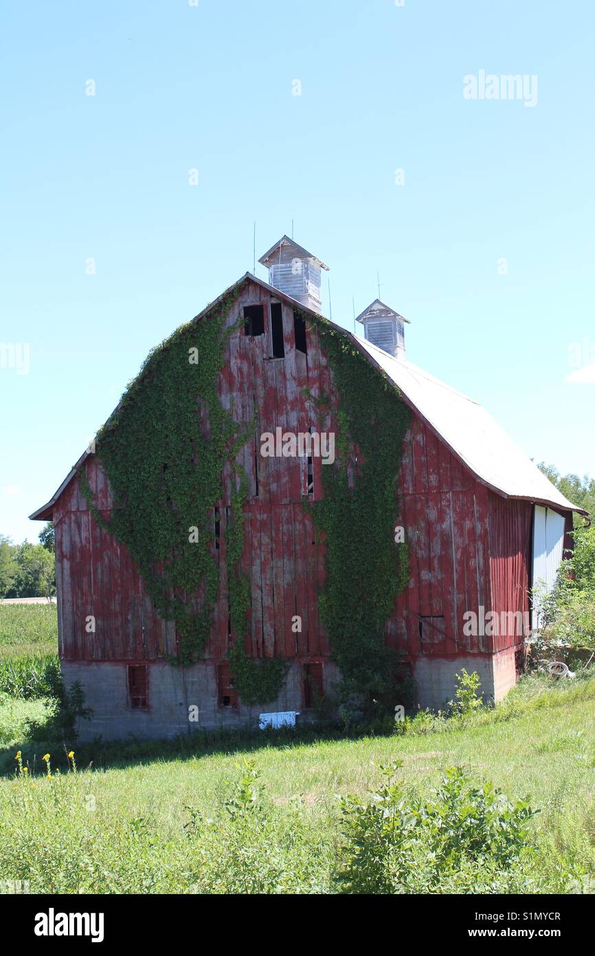 Covered Barn High Resolution Stock Photography and Images - Alamy