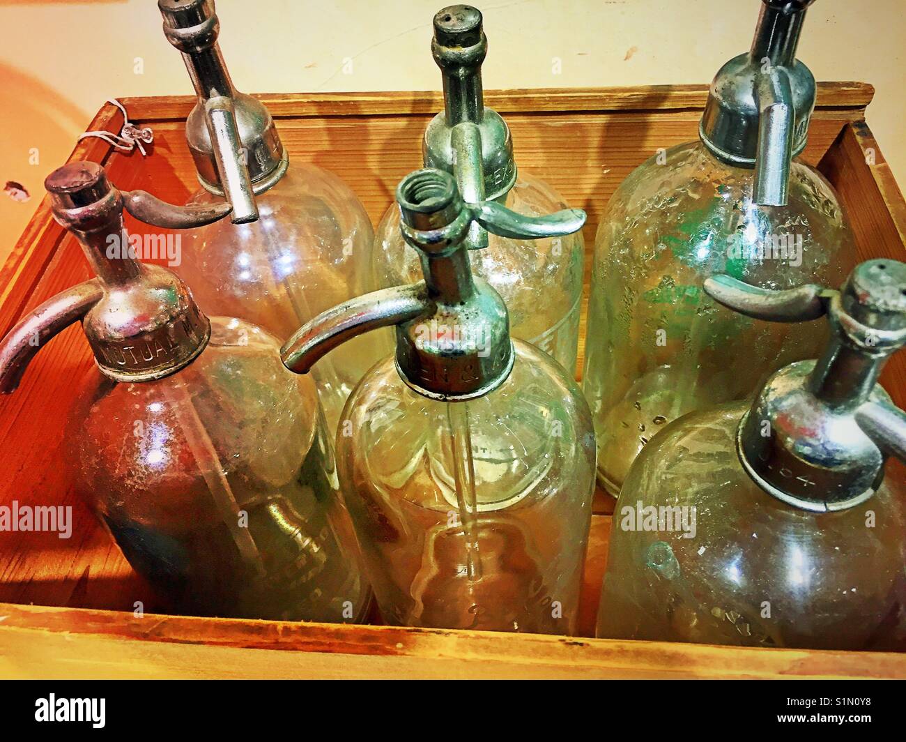 Seltzer bottle hi-res stock photography and images - Alamy