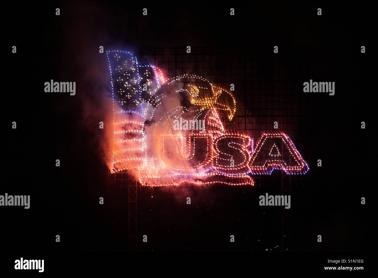 American fireworks hi-res stock photography and images - Alamy