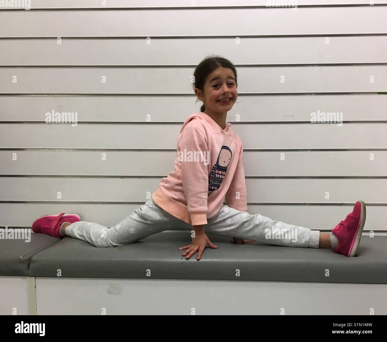 Gymnast Doing Splits High Resolution Stock Photography and Images - Alamy