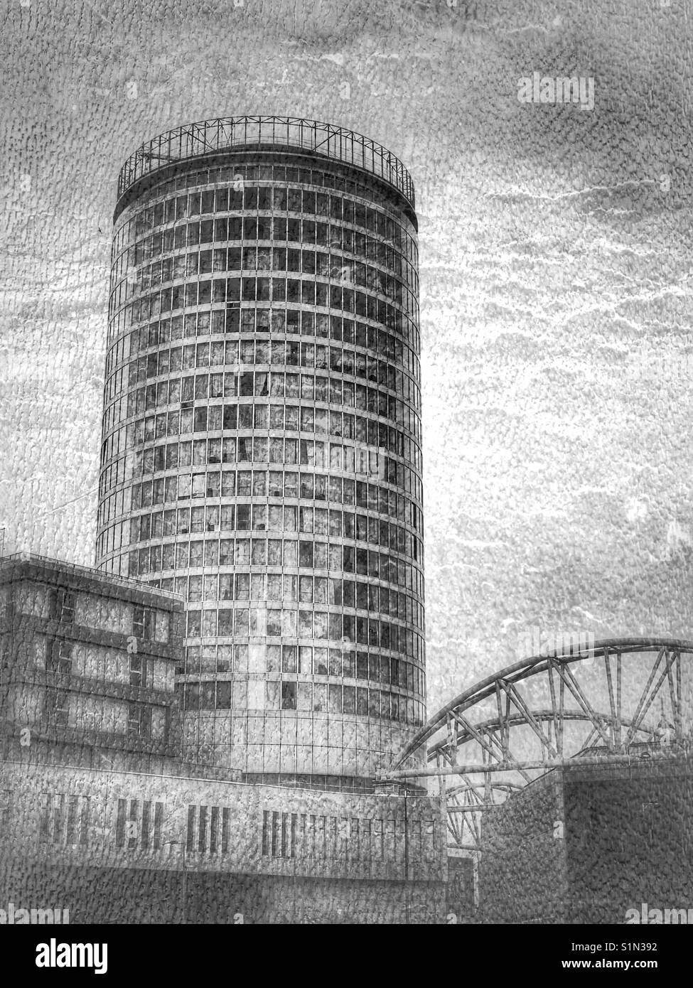 The landmark Rotunda building, Birmingham, UK Stock Photo - Alamy