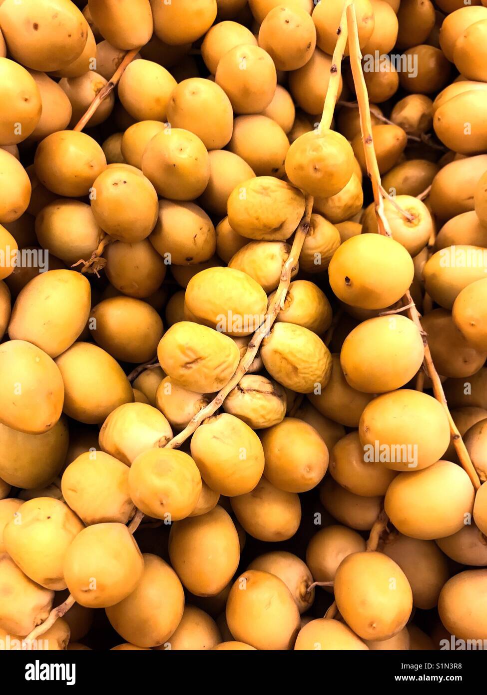 Fresh dates hi-res stock photography and images - Alamy