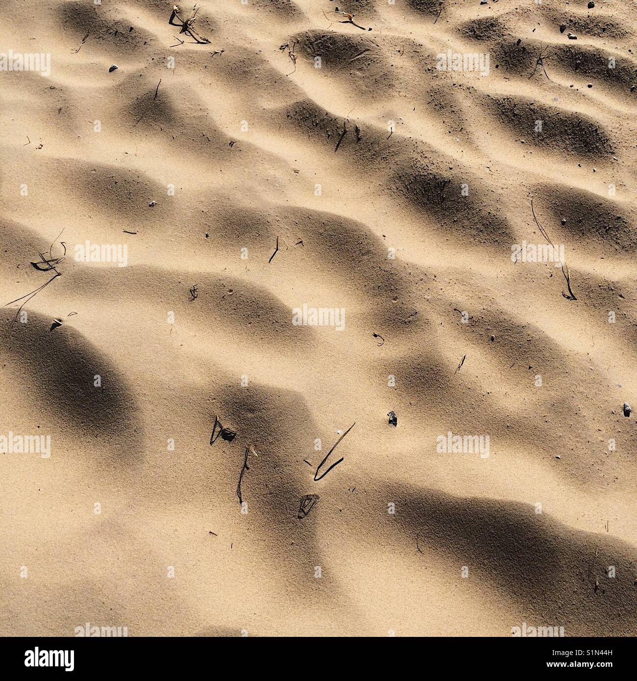 Beach sand patterns hi-res stock photography and images - Alamy