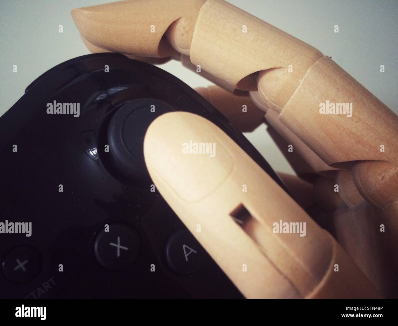 Pad hand hi-res stock photography and images - Alamy