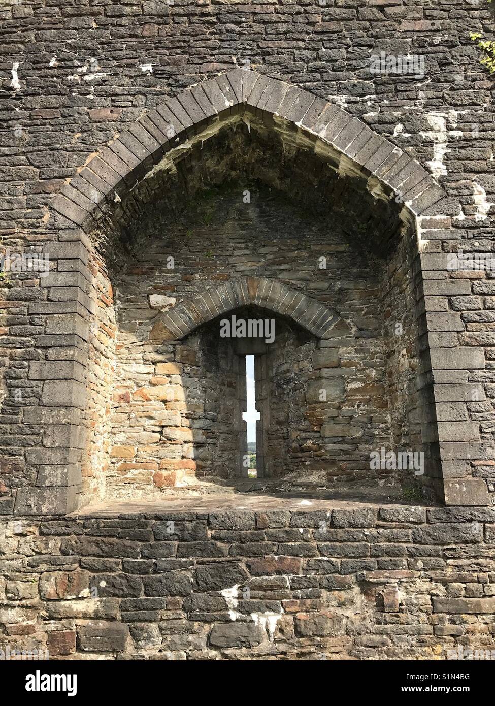 Castle wall arrow slit hi-res stock photography and images - Alamy