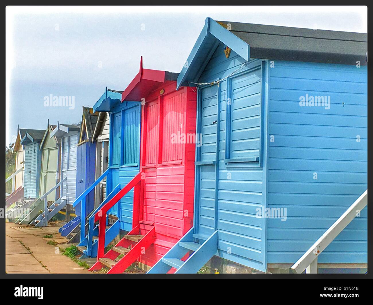 Frinton Beach Huts Stock Photos & Frinton Beach Huts Stock Images - Alamy