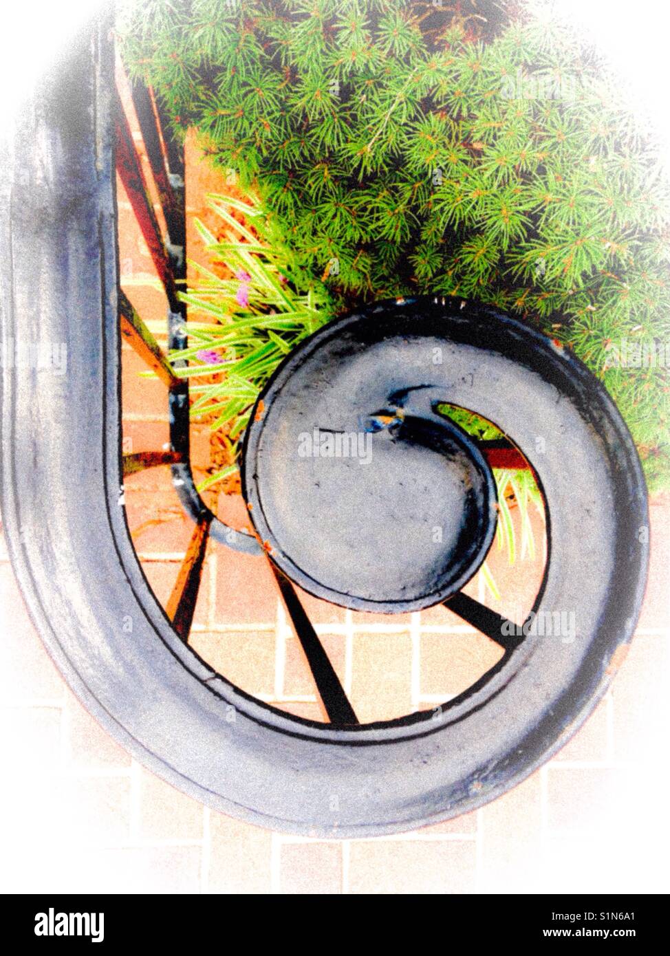 Curved railing hi-res stock photography and images - Alamy