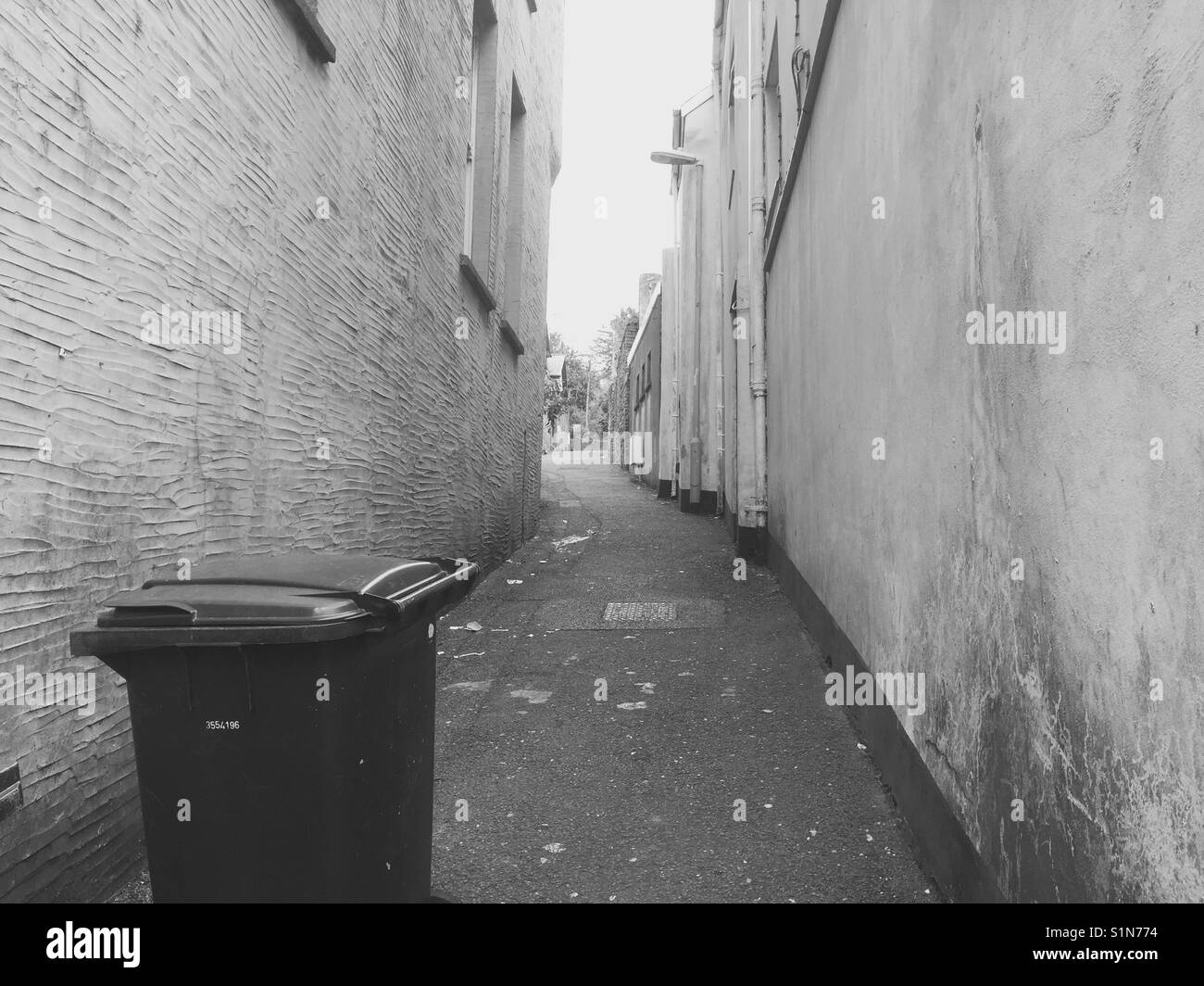 Alley way hi-res stock photography and images - Alamy