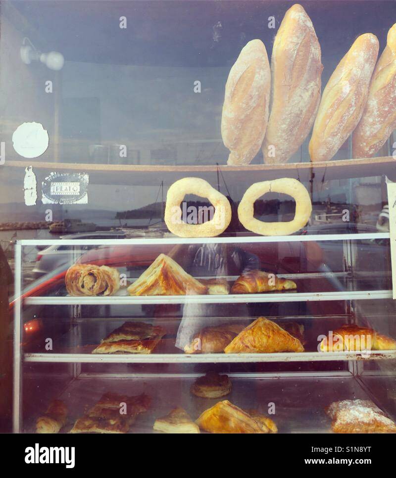 Bread in bakery window Stock Photo - Alamy