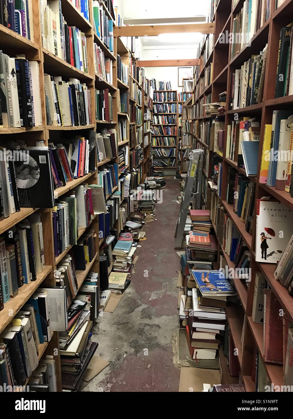 Antique Bookstore High Resolution Stock Photography and Images - Alamy