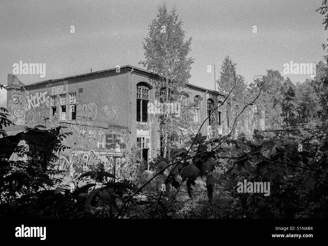 Match Factory High Resolution Stock Photography and Images - Alamy