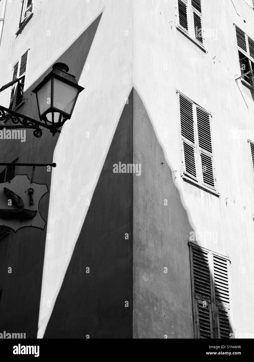 Shadows of triangles hi-res stock photography and images - Alamy