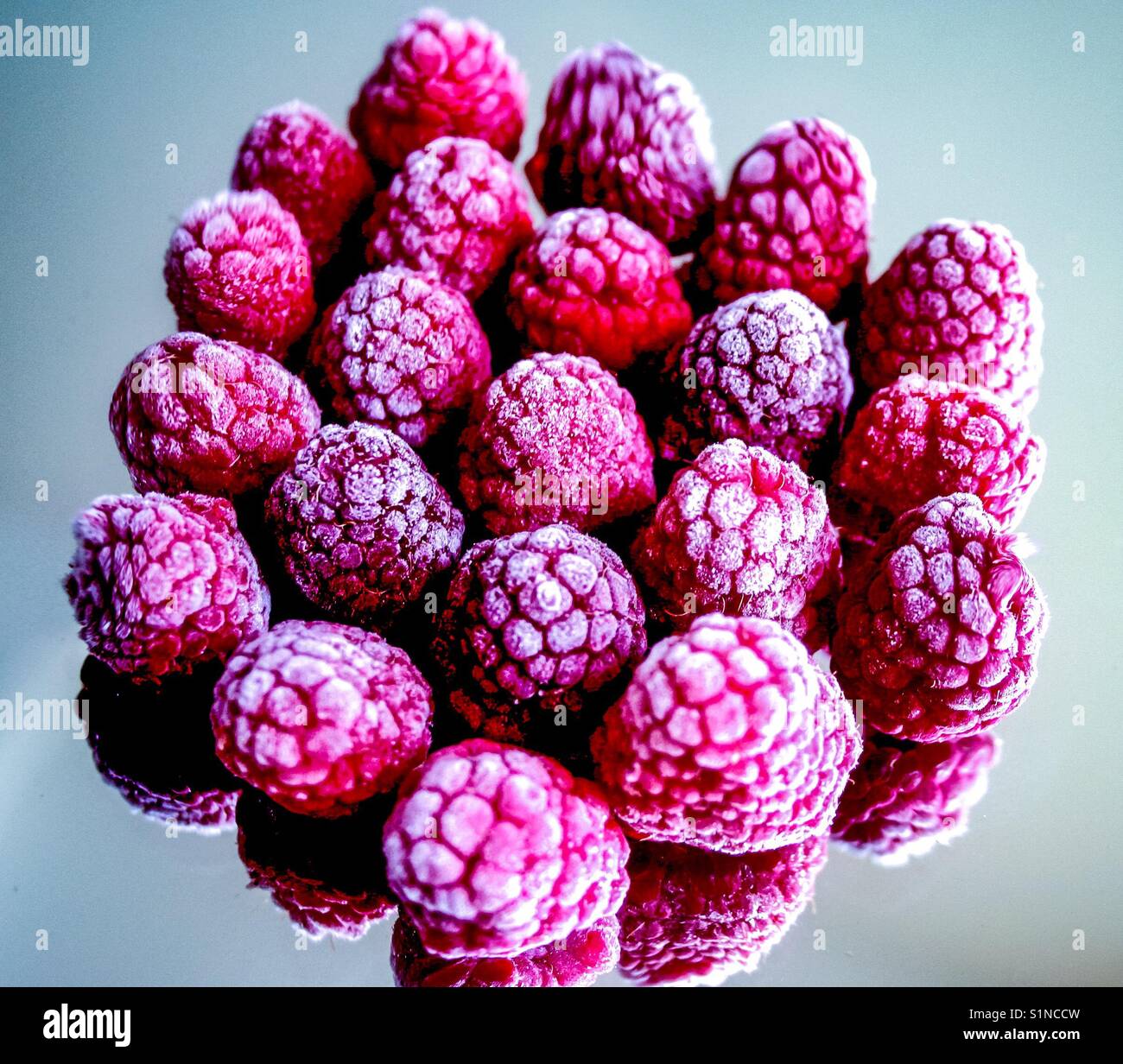 Frozen raspberries hi-res stock photography and images - Alamy