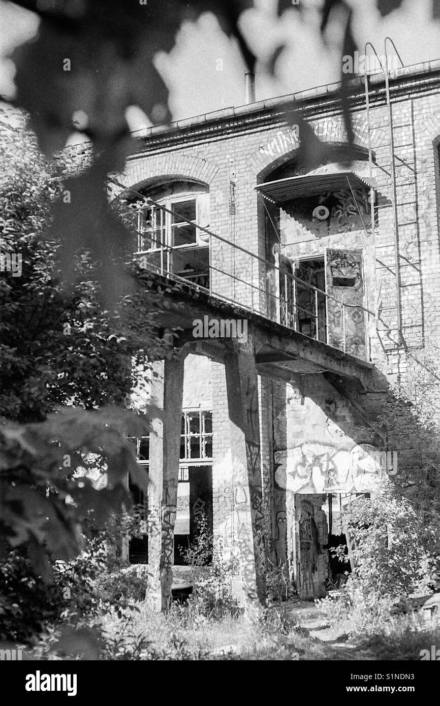 Match Factory High Resolution Stock Photography and Images - Alamy